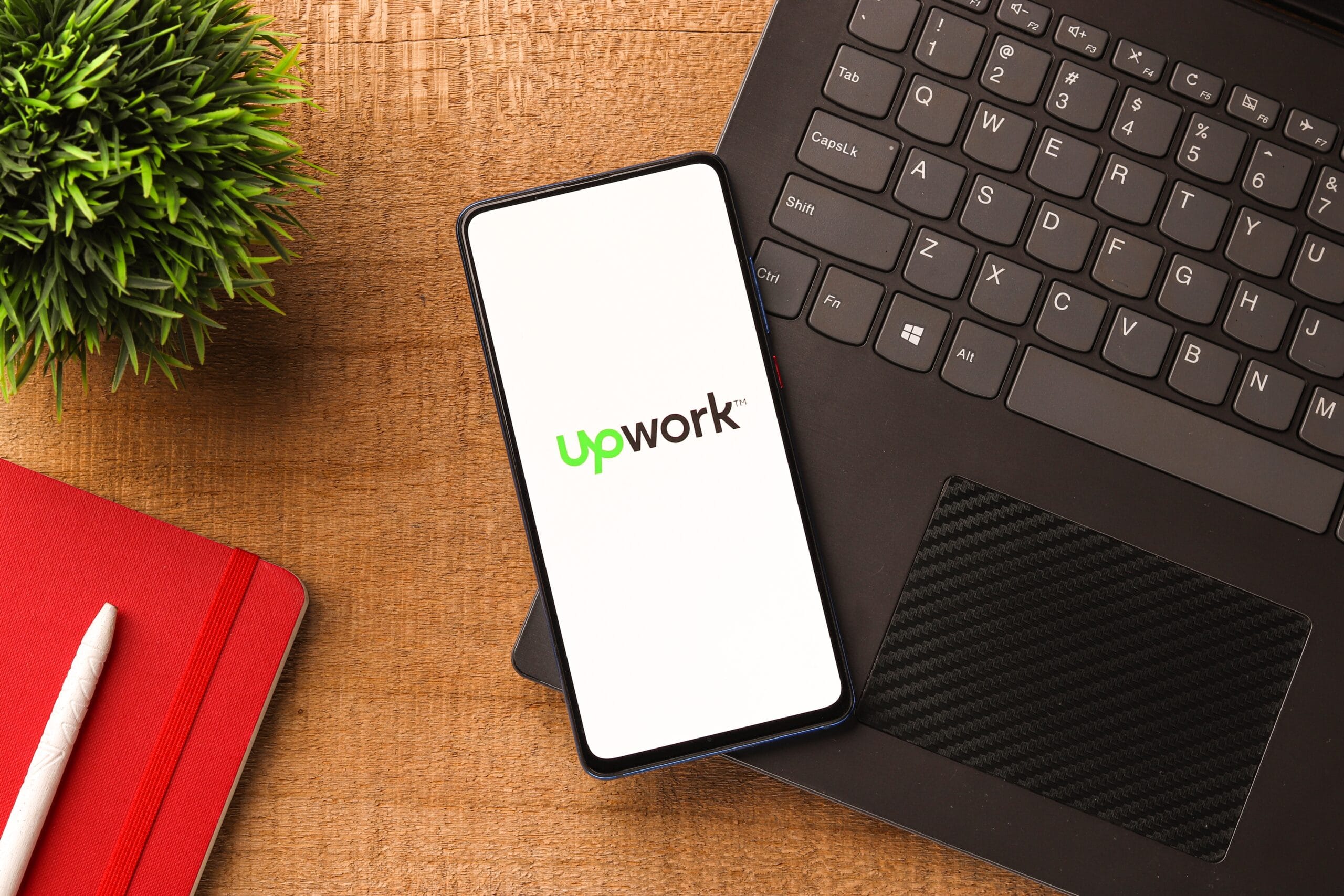 ¿Qué es Upwork? La plataforma que pagan en dólares - Vita Wallet